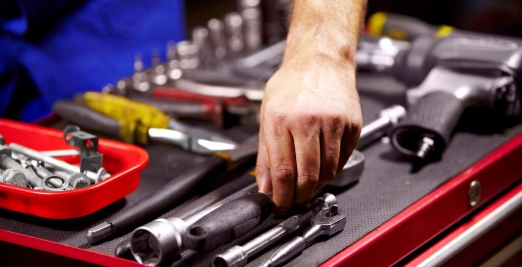 21 Essential Tools Every Mobile Mechanic Needs for Success on the Road ...